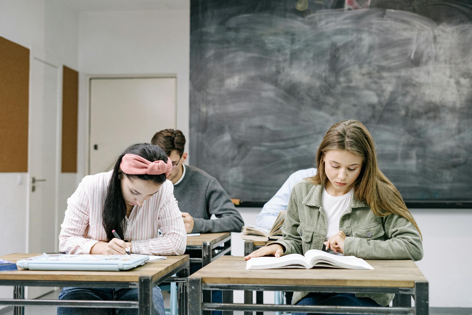 JLPT Grammar Training: How to Answer Questions with Intuition